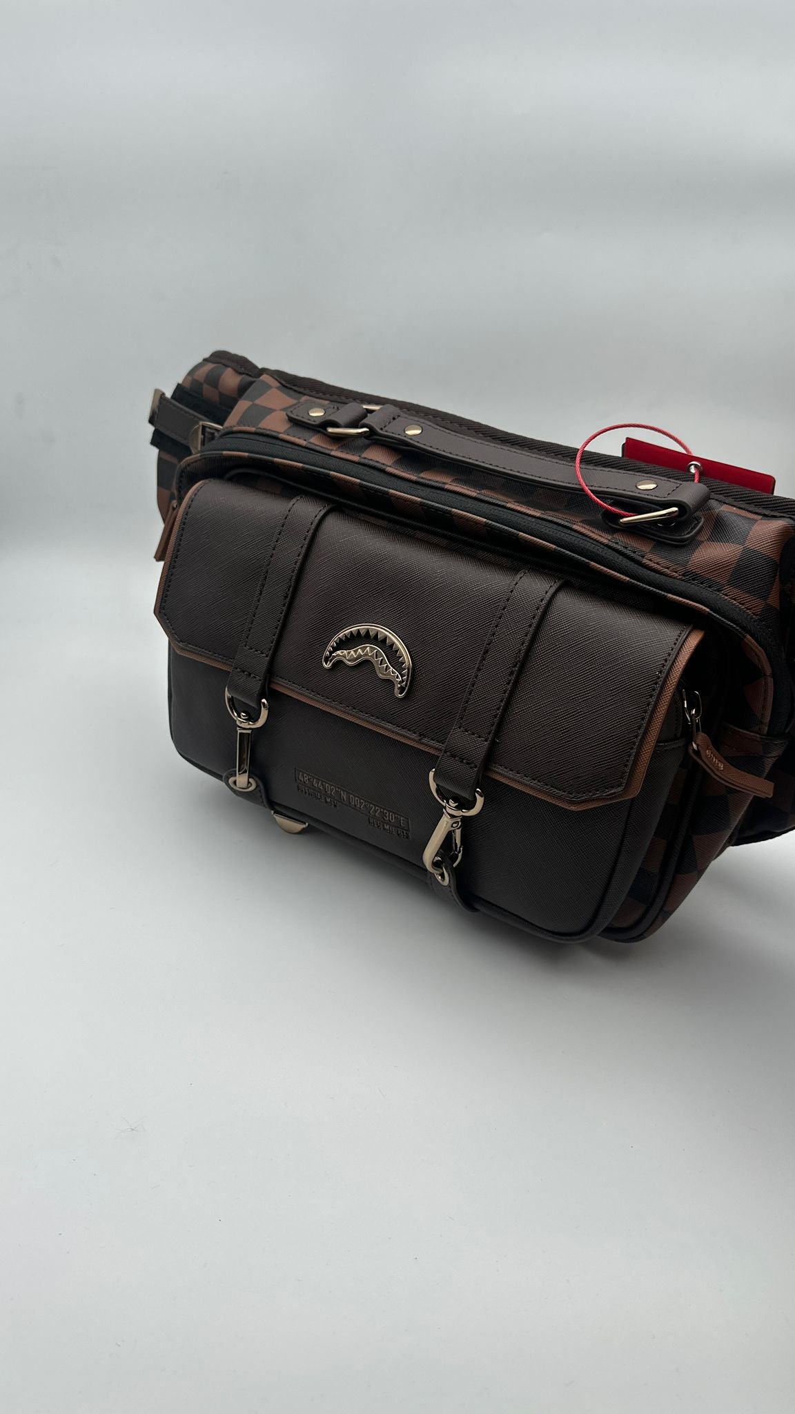 SPRAYGROUND VIP ATTACHE CARGO CROSSBODY – Butterfly Sneakers